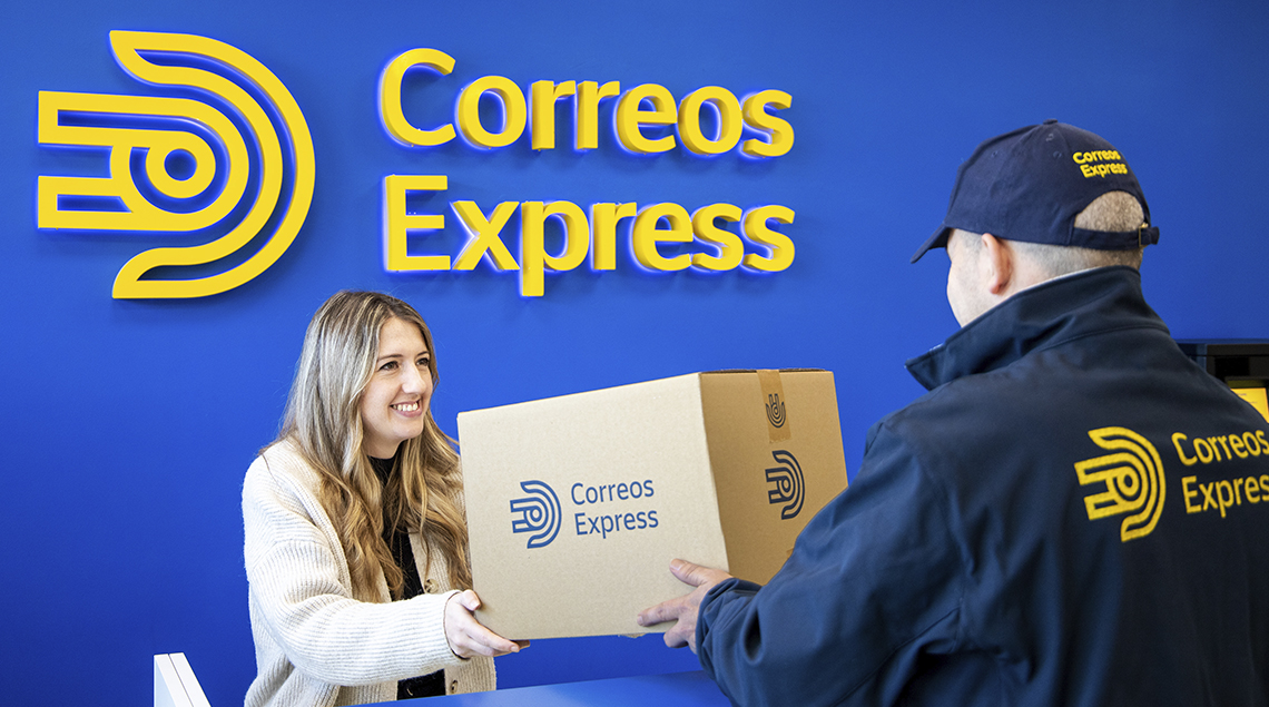 Correos Express firma un acuerdo con Alain Afflelou