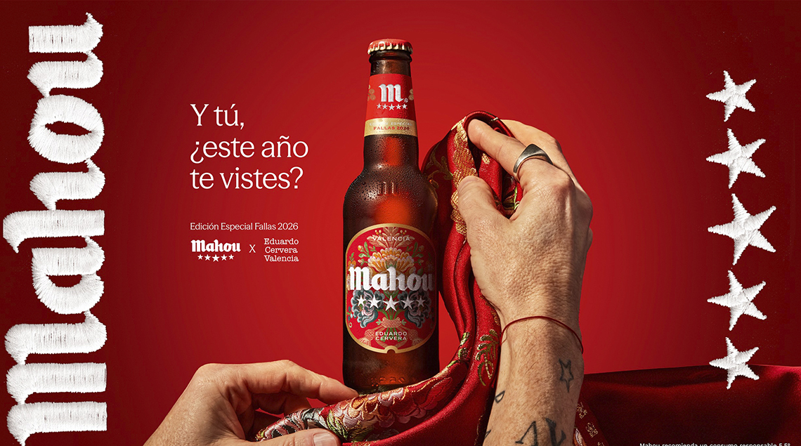 Mahou viste sus botellas con el universo textil de las Fallas