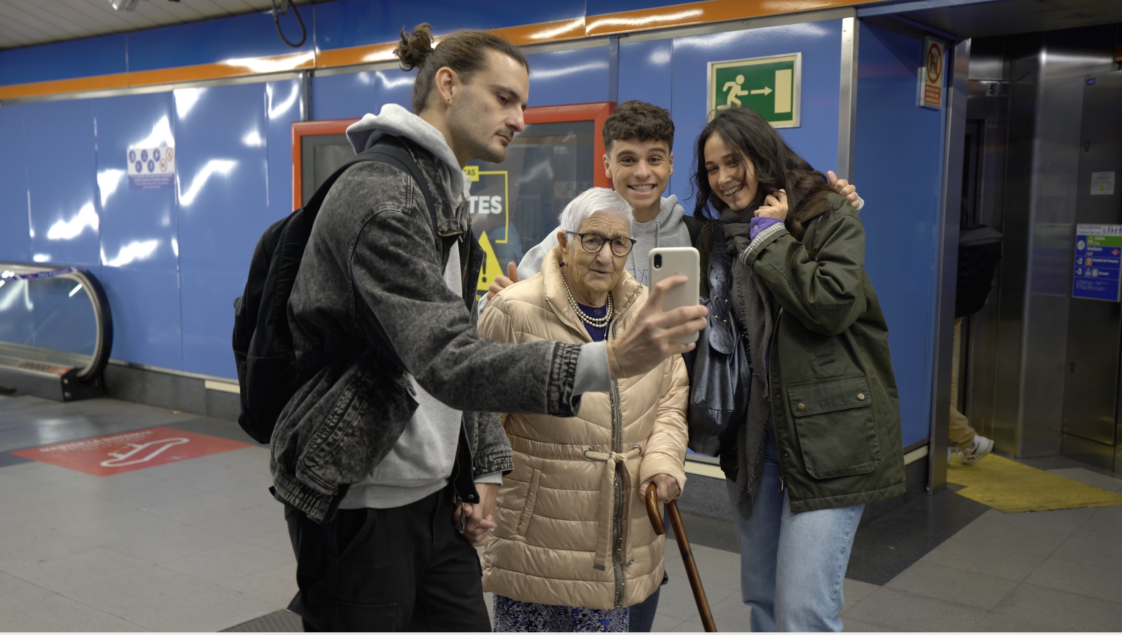 Del anonimato a influencer: Marina Prieto conquista el Metro de Madrid