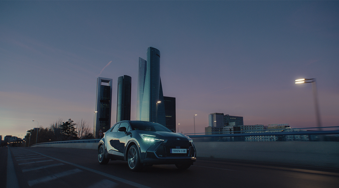 'No intentes entenderlo, atrévete a sentirlo', el lema de Toyota C-HR ...
