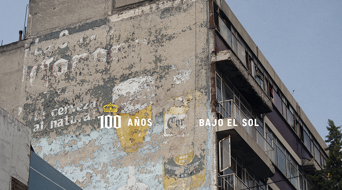 Corona celebra su aniversario con una campaña "certificada por el sol"