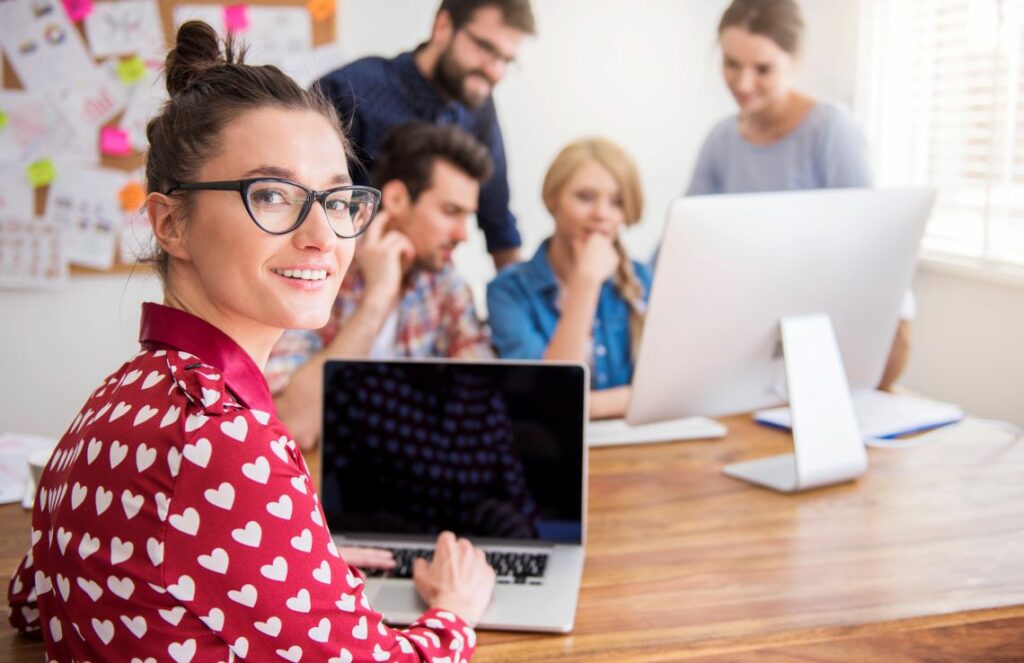 BBVA Creative y Más Mujeres Creativas crean un concurso para potenciar ...